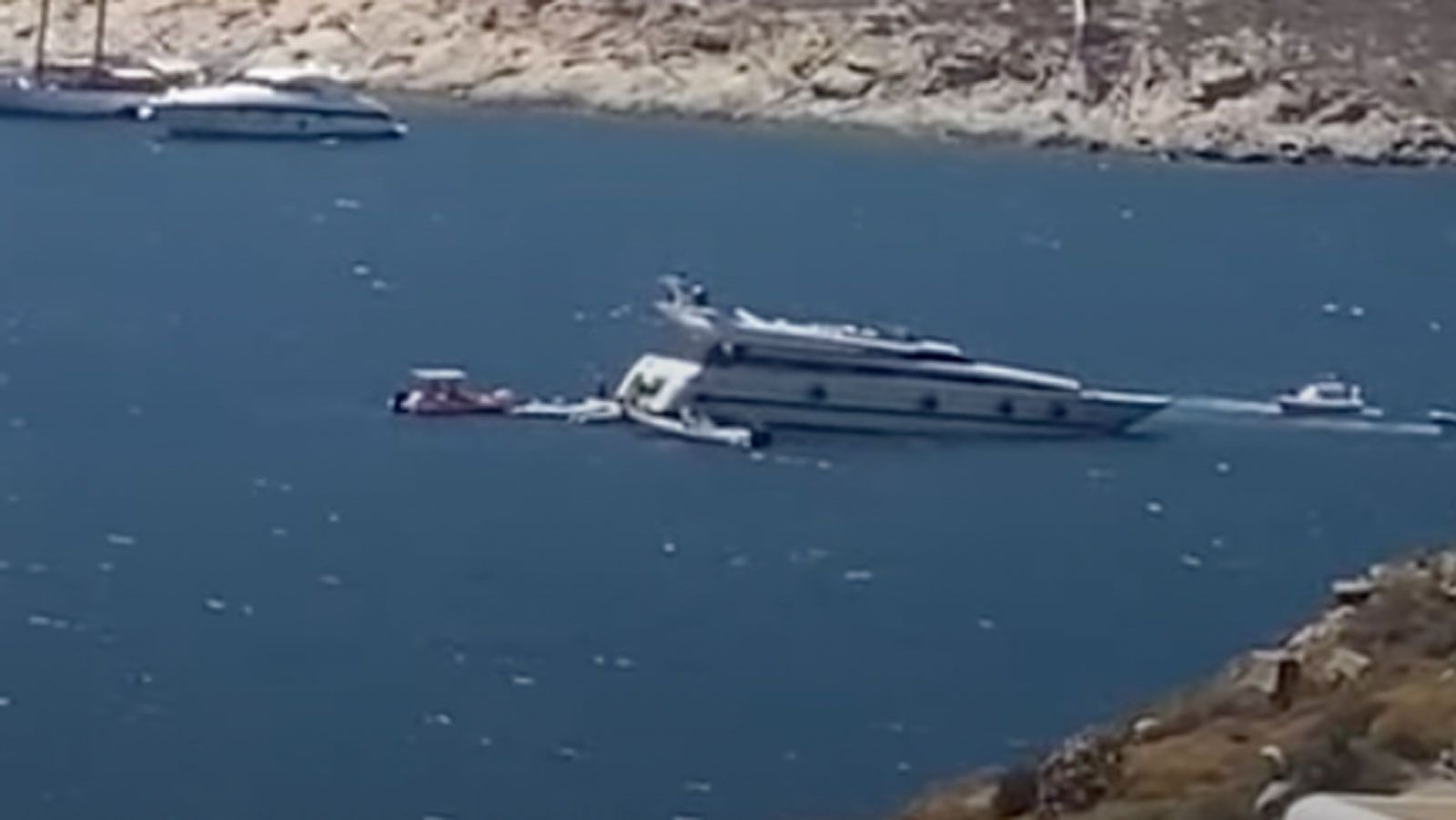 30m yacht Ion Fedra hits reef in Greece